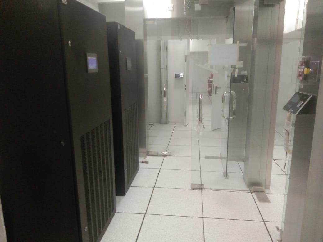 Manfaat AC Presisi untuk Data Center dan Server Room - Climanusa™